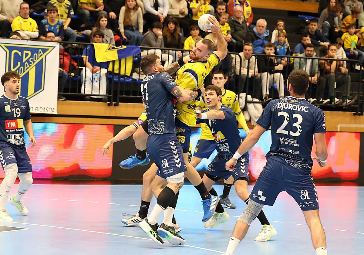 El Bidasoa Irun entra en la Copa por Alicante | El Diario Vasco